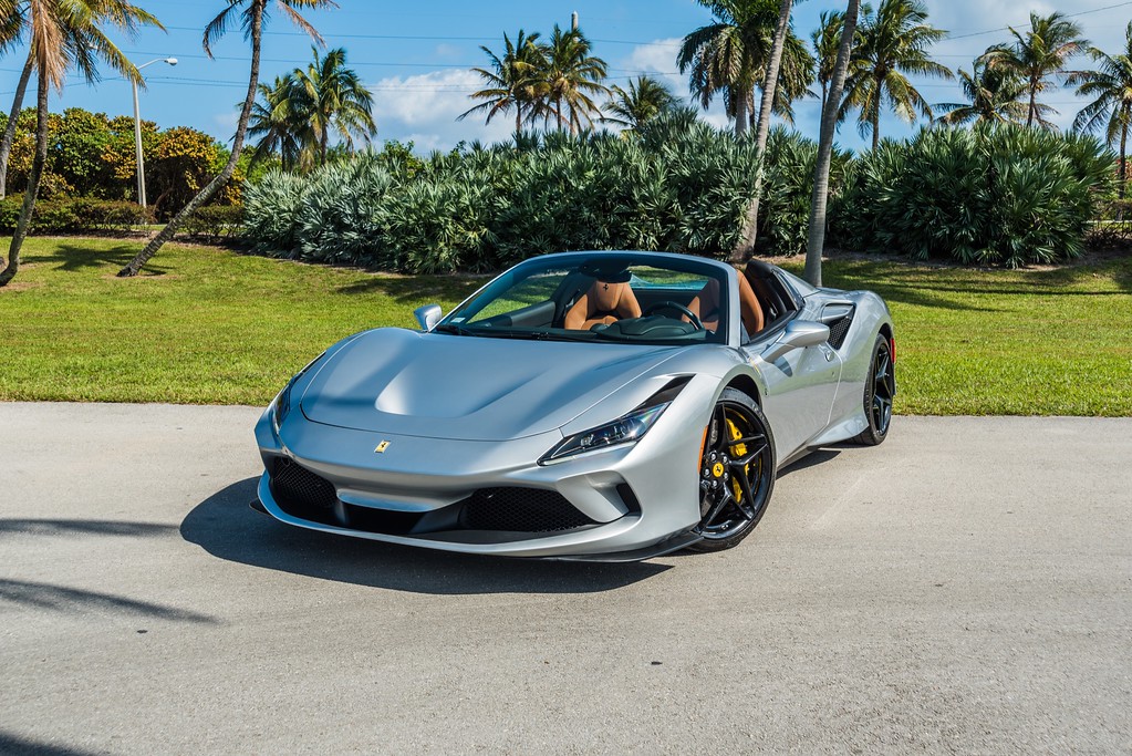 Ferrari F8 Spider - Vip Miami Auto