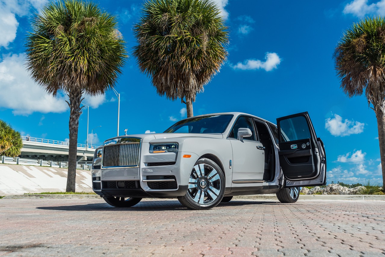 Rolls Royce Cullinan Grey - Vip Miami Auto